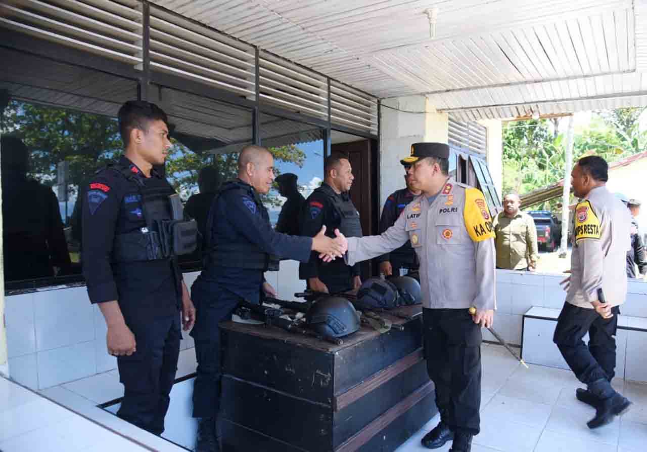 Kapolda Maluku Sambangi Mapolsek Leihitu Malukuterkini