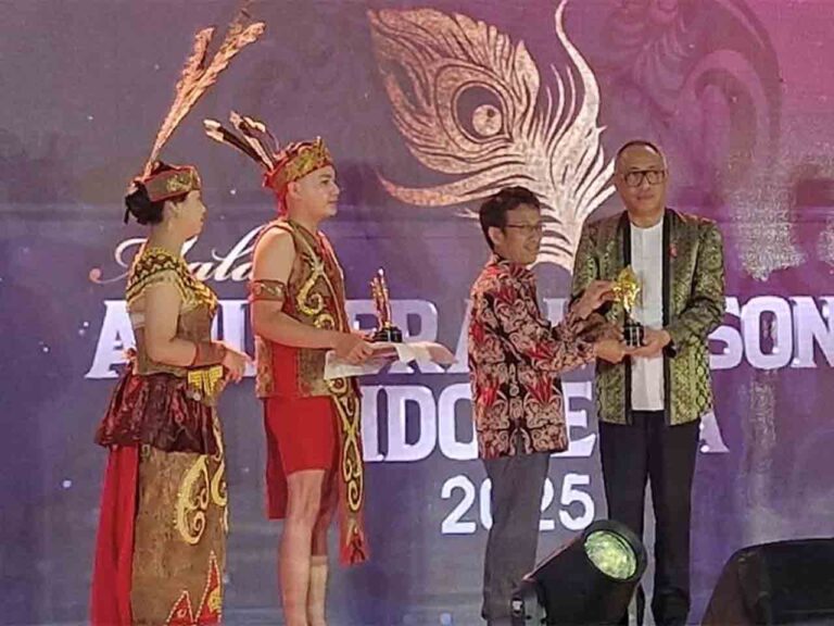 Tomi-Tomi Rutong Juara 2 Minuman Tradisional API Awards 2025 ...